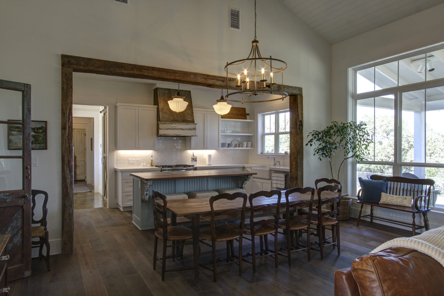 Farmhouse - San Marcos | A Texas Architecture Firm | DibelloArchitects.com